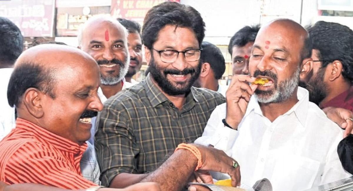 Sure of victory, Bandi shares sweets with Karimnagar people