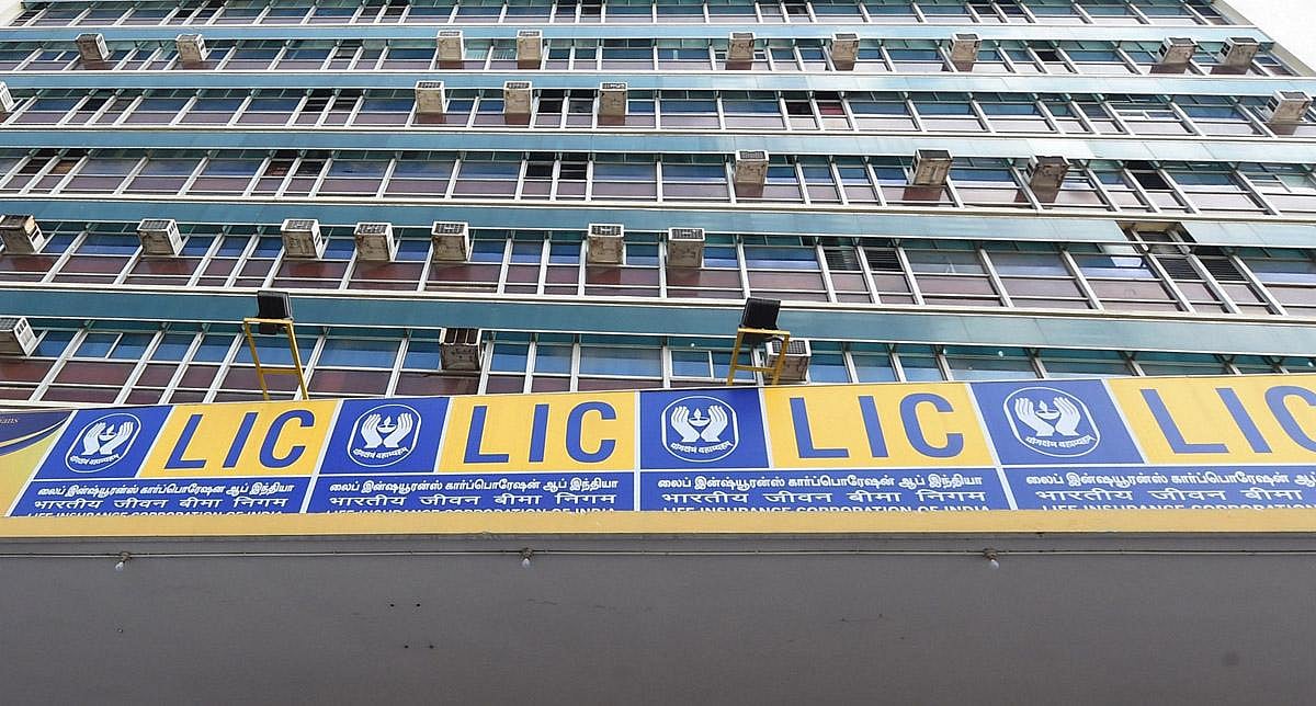LIC receives Rs 806 crore GST demand