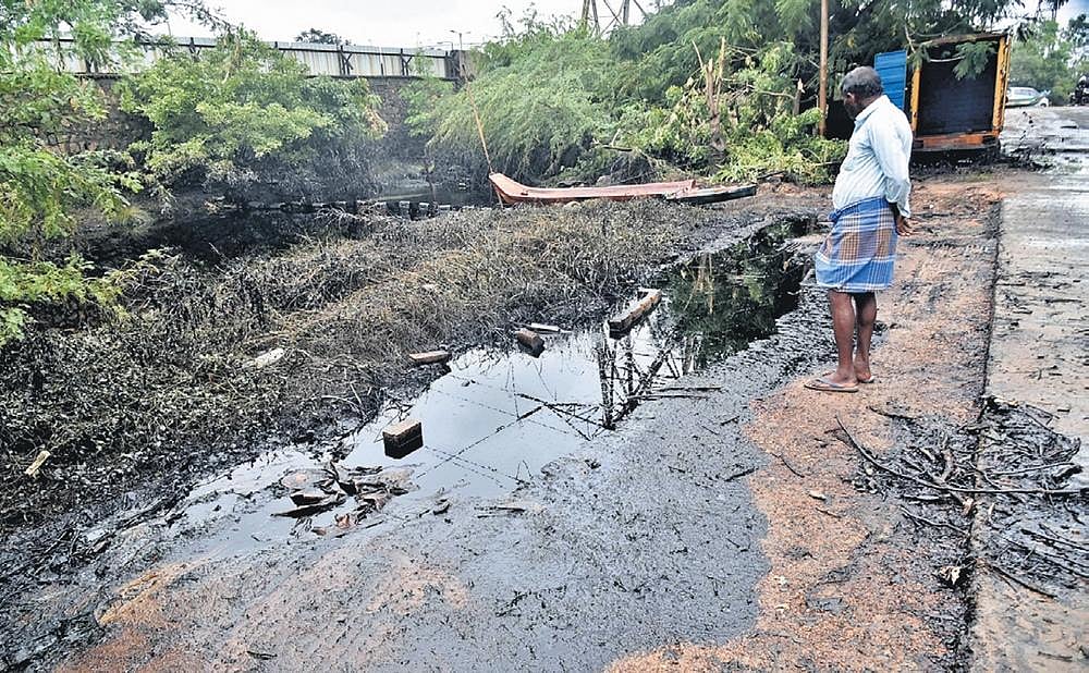 Oil spill in water traced to CPCL outlet: Pollution control board
