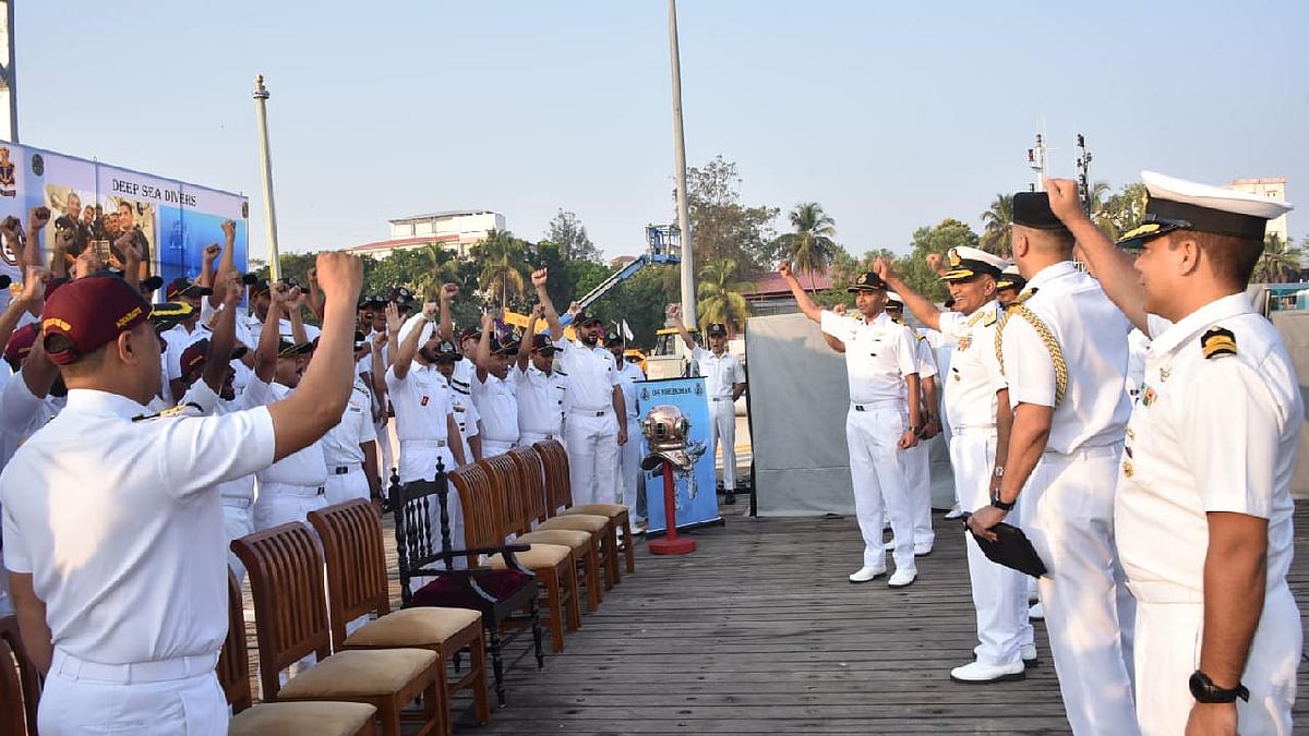 Navy Chief awards on-the-spot Unit Citation INS Nireekshak for daring ...