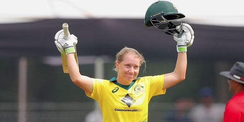 'Gory' dog bite injury sidelines Australia's Healy