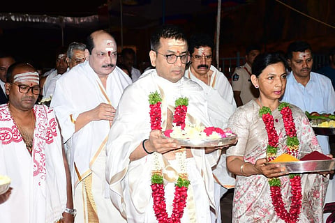 CJI DY Chandrachud offers Rudrabhishekam in Srisailam