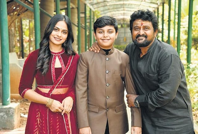 Komal Kumar to play dual roles in 'Yala Kunni'