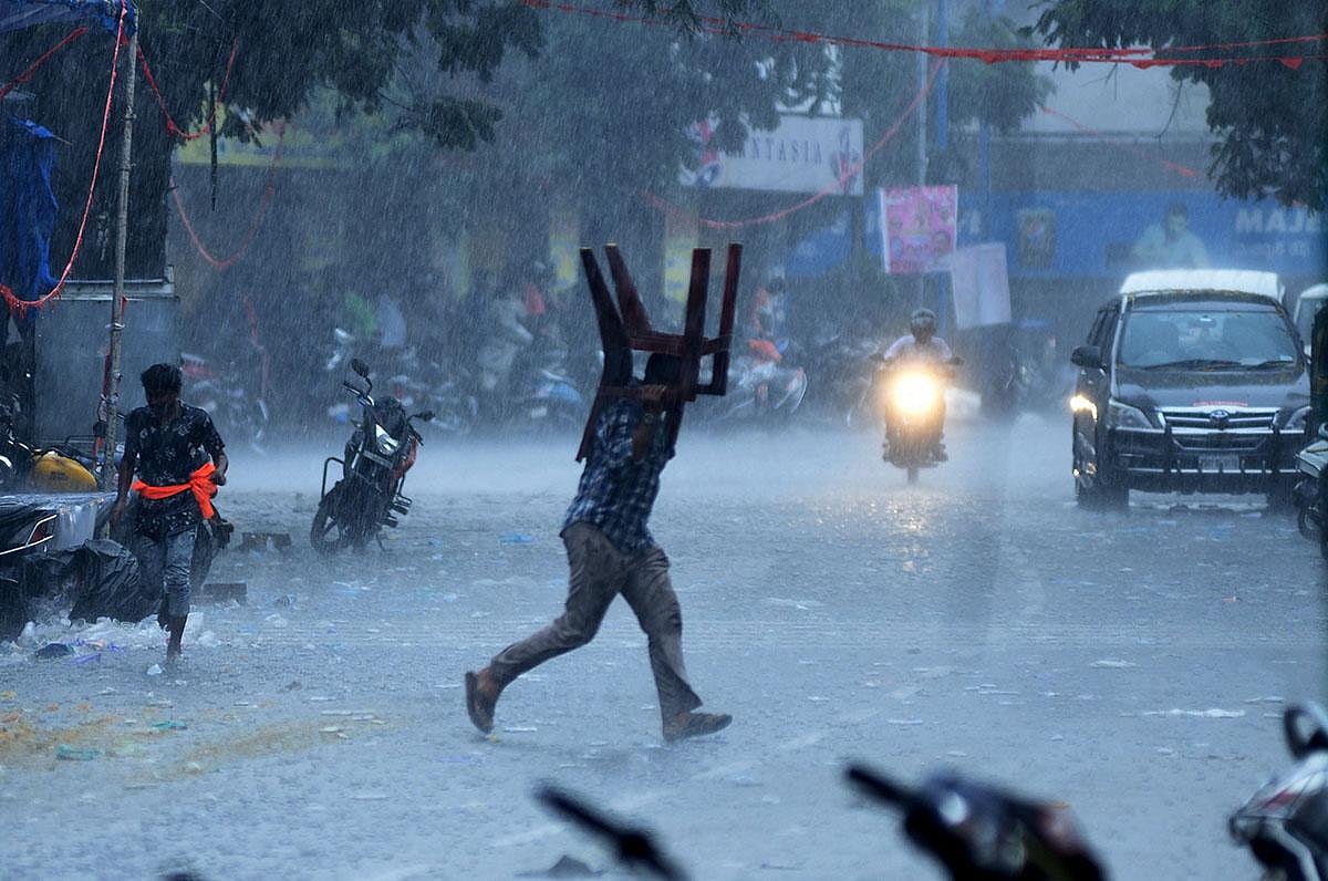Heavy rain to pound coastal Andhra today, predicts weatherman
