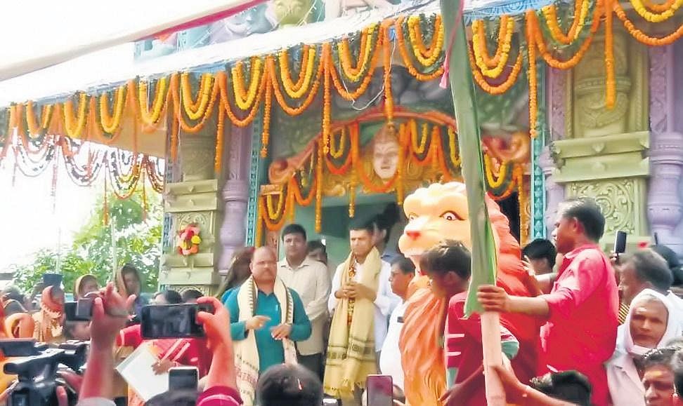 VK Pandian reviews plans to develop shrines in Odisha
