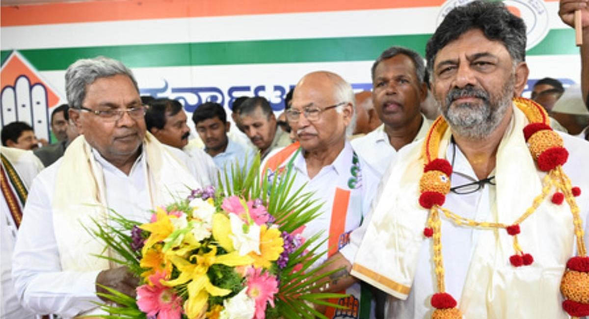 Kudligi MLA Gopalakrishna rejoins Congress, likely to get Molakalmuru ...