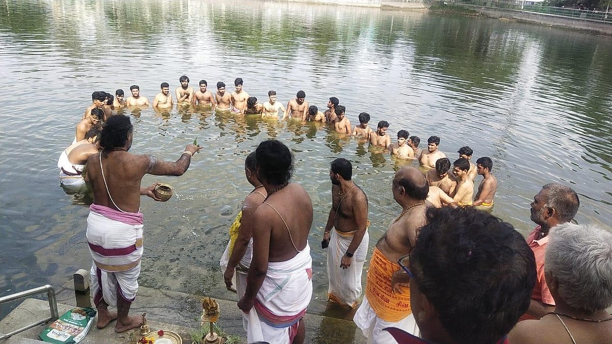 Five temple priests drown in temple lake during ceremony in Tamil Nadu