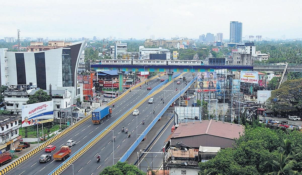 Vyttila traffic: Flyovers on sides of metro viaduct, new road on anvil