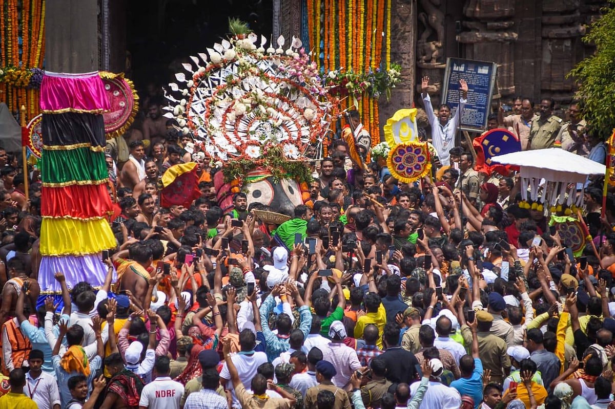 Rath Yatra: Puri’s Pahandi Bije, a colourful show of faith