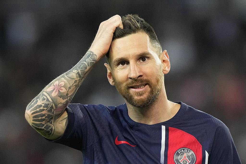Messi says it was 'very tough' adapting after PSG move, Parisian ...