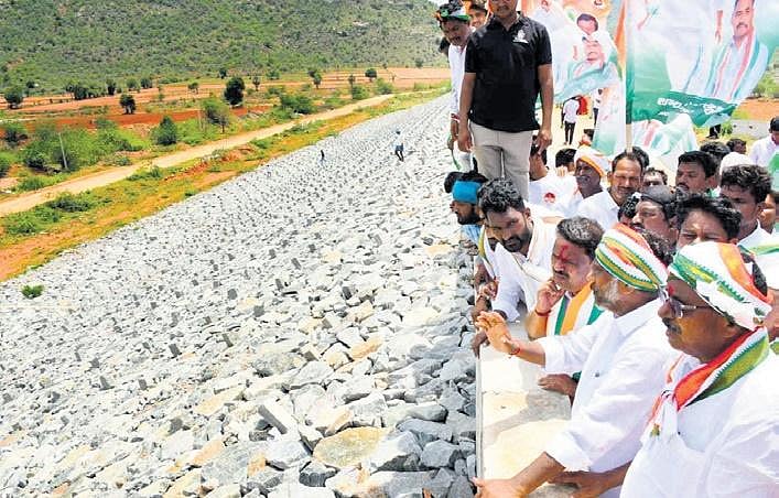 Telangana govt failed to complete pending projects: CLP leader