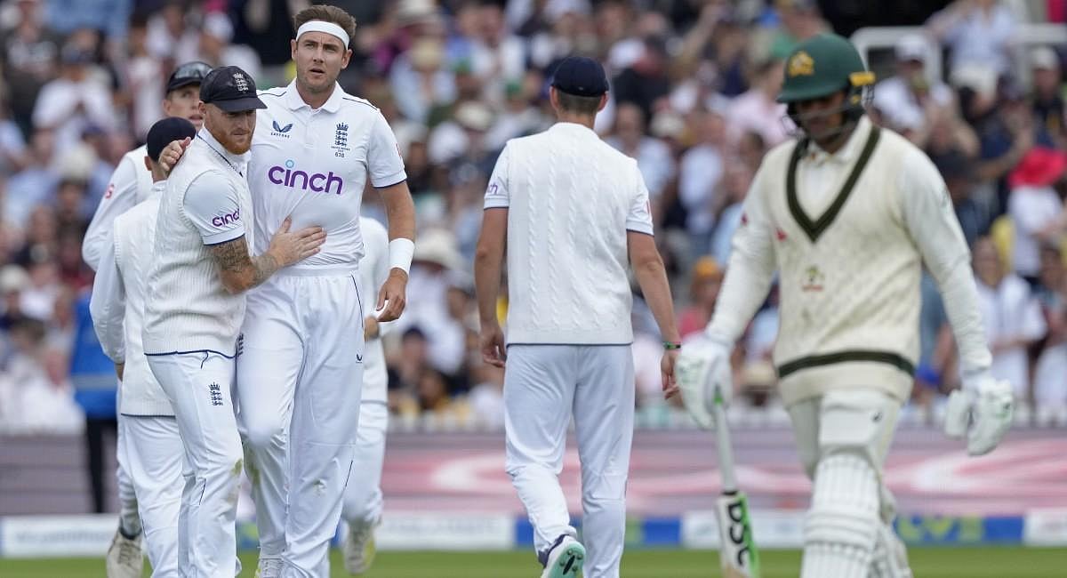 Ashes: Australia lead by 313 on fourth morning of second test at Lord's