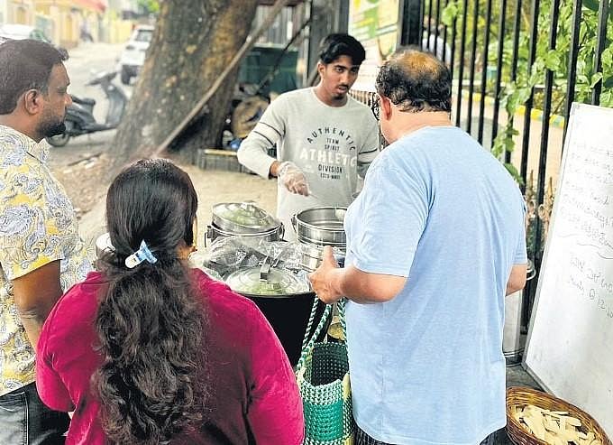 Divine delights: Bengaluru eatery wins people's heart, taste buds with ...