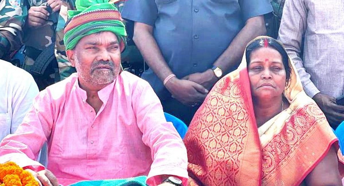 Ex-minister Jagarnath Mahto’s wife Baby Devi takes oath as a minister ...