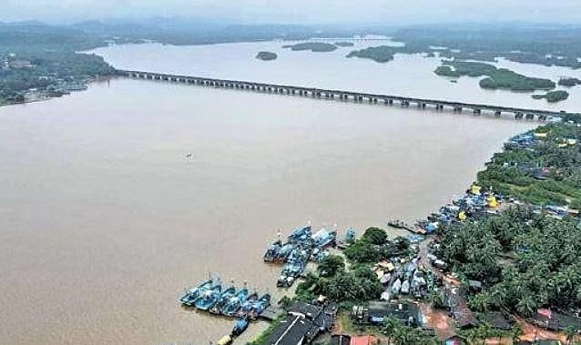 Honnavar port project, a victim of parasitic system, alleges minister