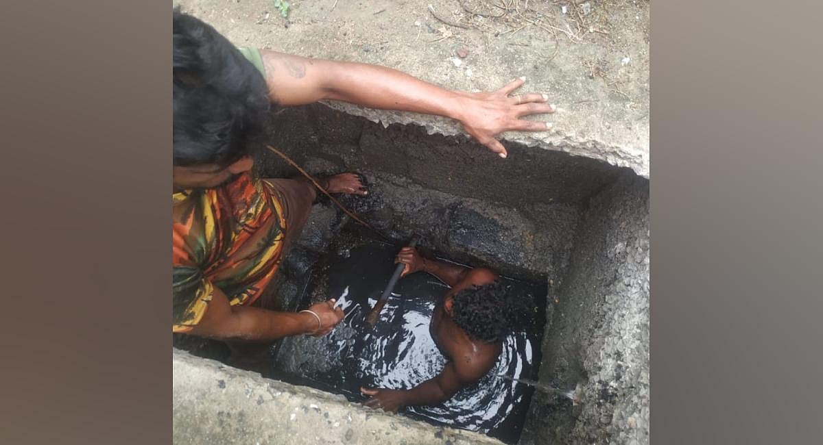 Sanitary workers forced to do manual scavenging in TN's Mannargudi ...