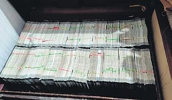 Real estate group under IT lens, Rs 10 crore cash seized
