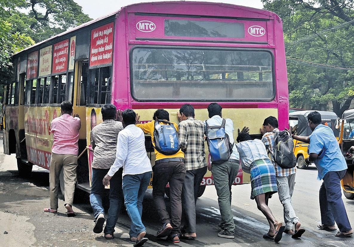 Rickety, leaky MTC buses draw the ire of suburban commuters