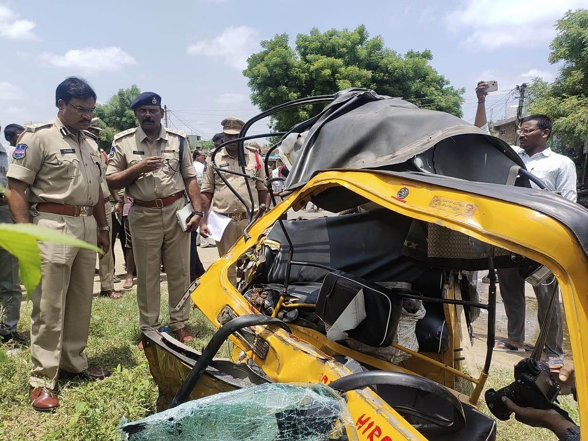 Drunk driver crashes lorry into auto-rickshaw in Telangana, leaves six dead