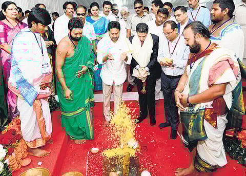 CM lays stone for Inorbit mall, sets ground for I.T. space