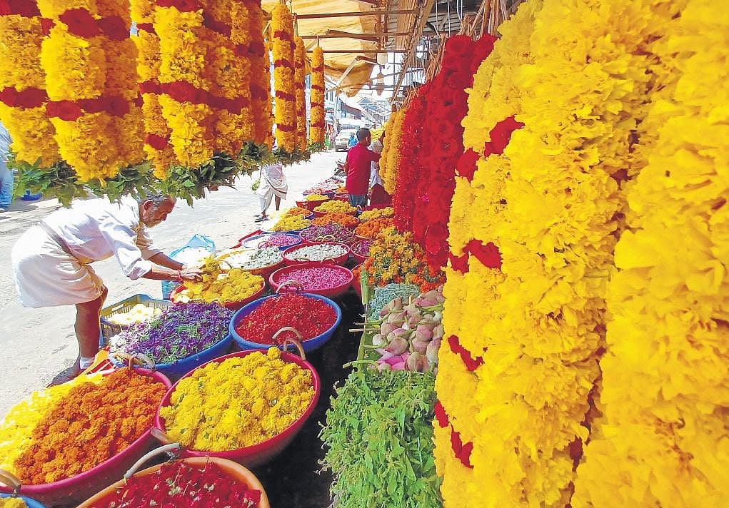 Flower markets bloom in Kerala, slowly