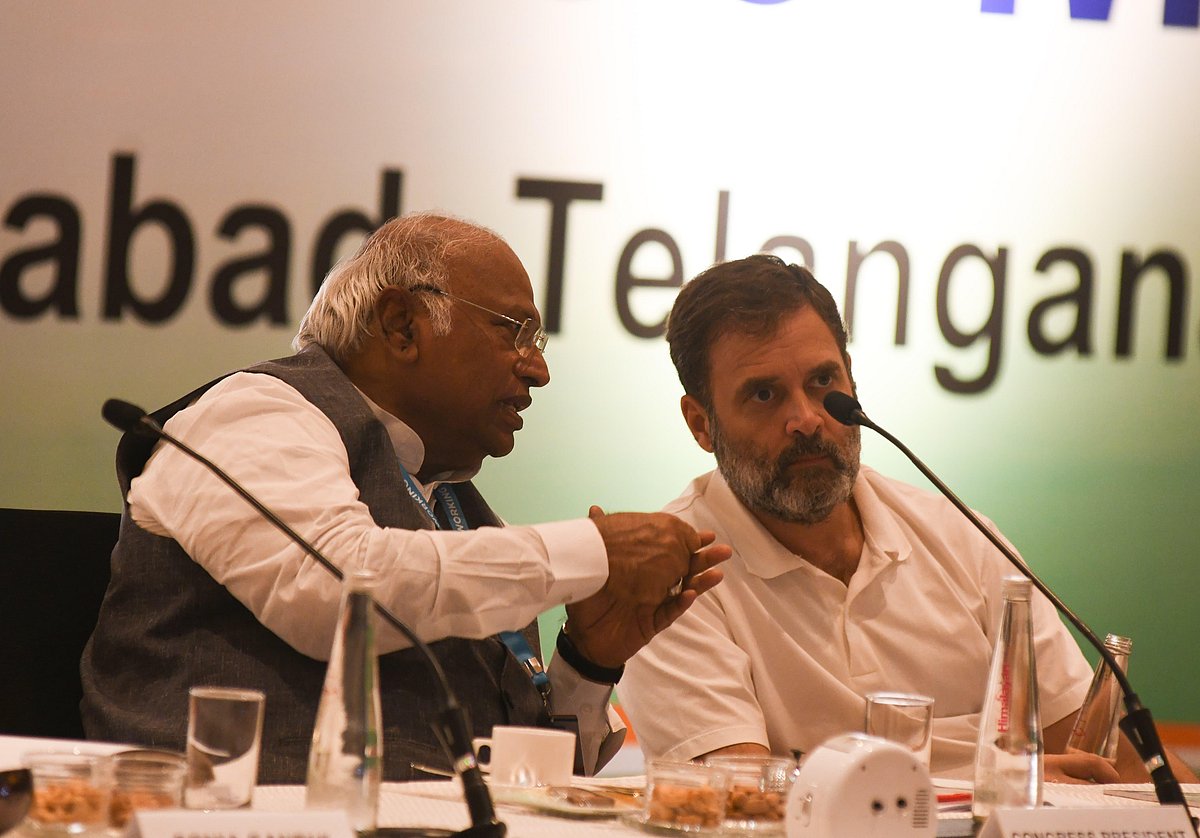 At CWC meet, Rahul cautions against walking into BJP's 'traps ...