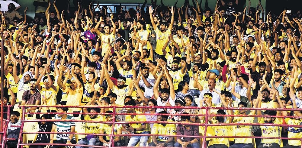 Jubilant Kerala Blasters fans paint Kochi yellow