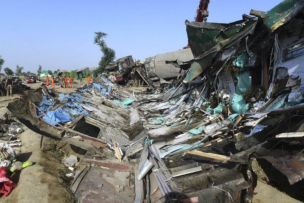 At least 31 injured in train collision in Pakistan's Punjab province