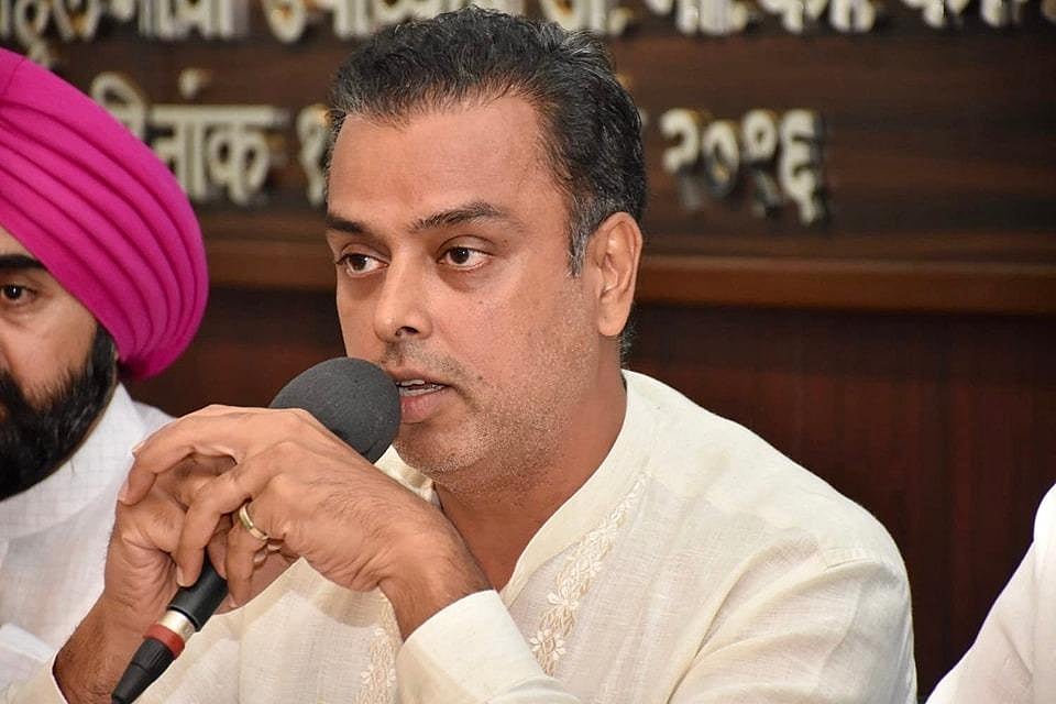Milind Deora leaves Congress, says ending family's '55-year ...