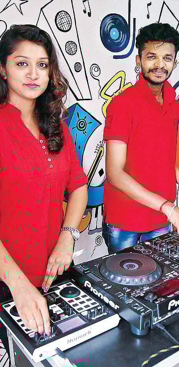 This DJ couple can make you dance!
