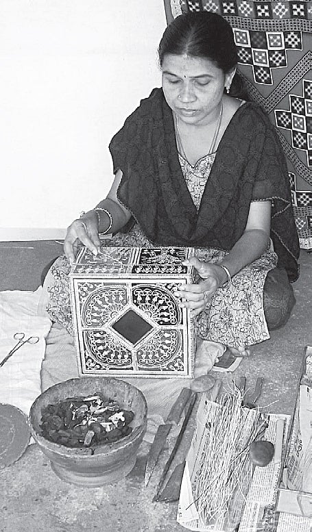 Skilled Lac Artisans Giving up the Craft