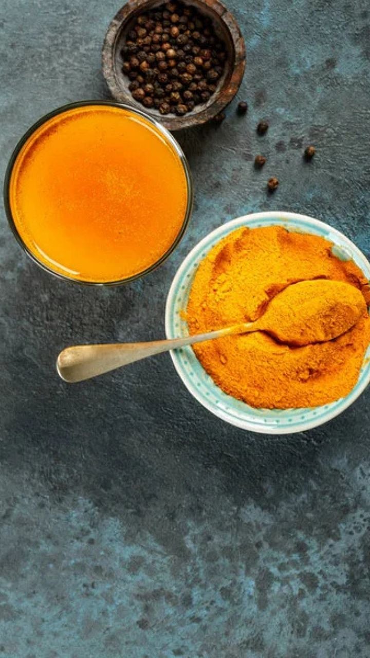 Turmeric And Black Pepper Water : सकाळी रिकाम्या पोटी हळद आणि काळ्या ...