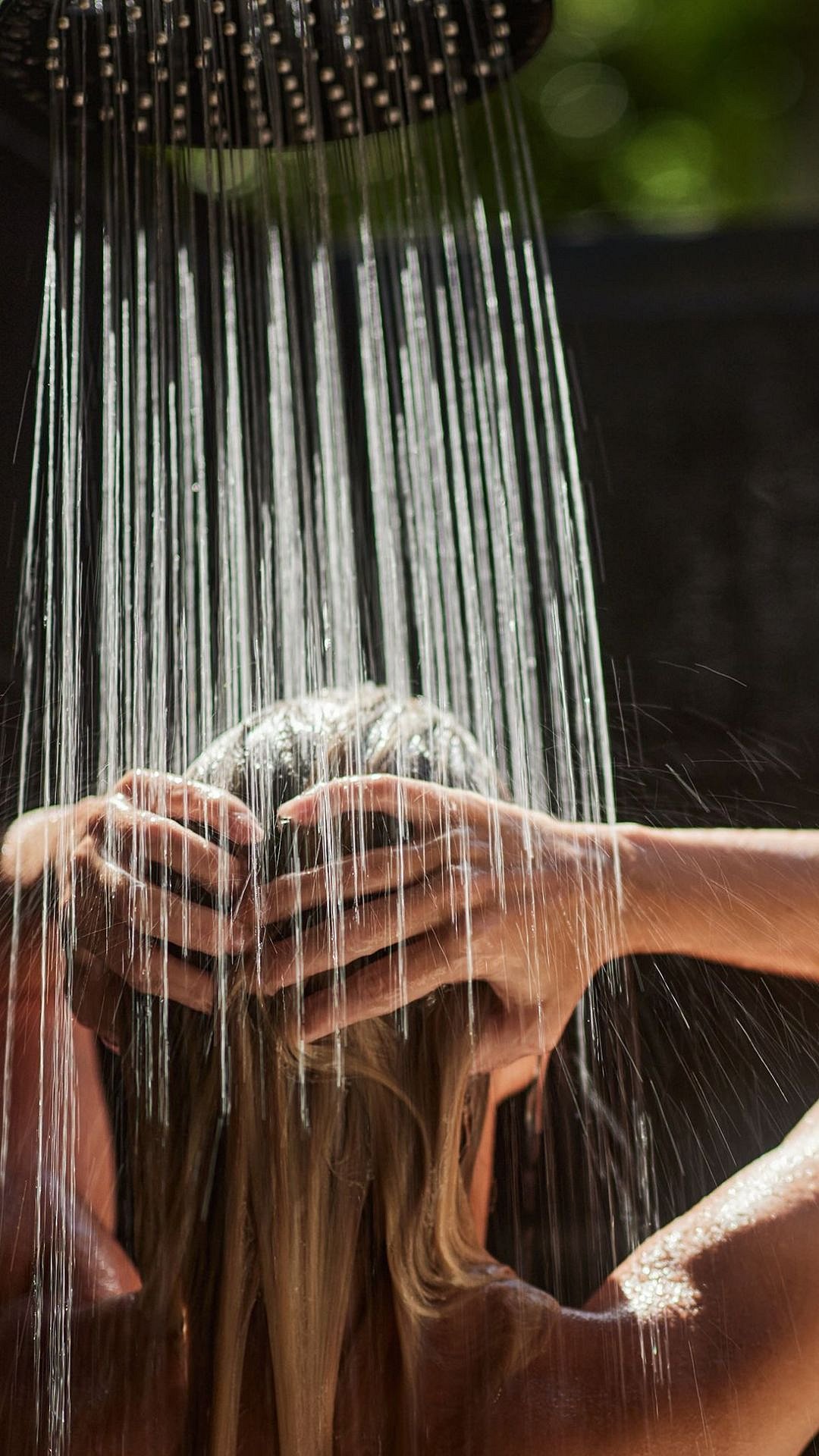 Hot Vs Cold Bath : गरम की गार कोणत्या पाण्याने अंघोळ करणे योग्य? | Hot ...