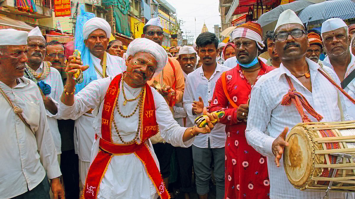 Ashadi Wari 2023 । ‘हरित वारी, स्वच्छ वारी’ संकल्पनेवर आषाढी वारीचे ...