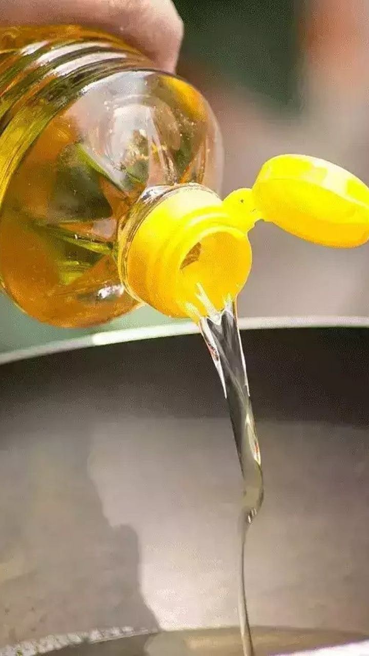 Sugar Price : सामान्यांचे बजेट कोलमडणार? साखर, साबुदाणा, ज्वारी, सरकी ...