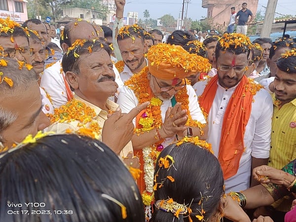 Raju Shetti : ऊसाच्या दुसऱ्या हप्त्यासाठी स्वाभिमानीचा 'आक्रोश' राजू ...