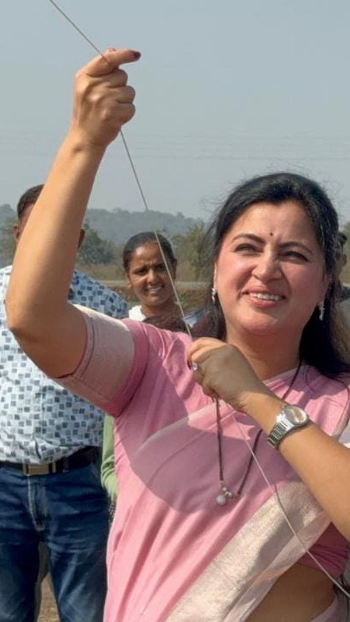 Navneet Rana Kite । पतंगावर 'जय श्रीराम'चा जयघोष ; खासदार नवनीत राणांची ...