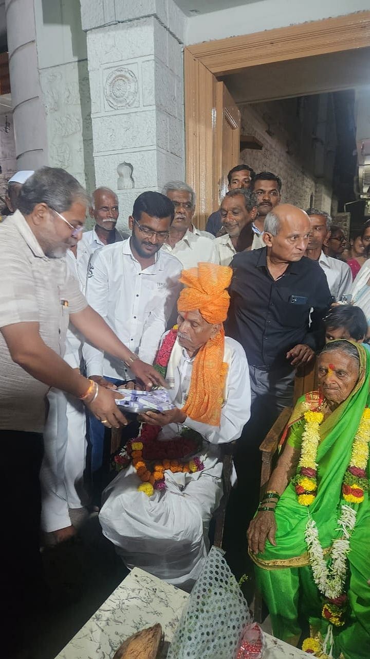 Raju Shetti : असेही शेतकरी चळवळीला बळ, ९१ व्या वाढदिवशी ९१ हजार ...