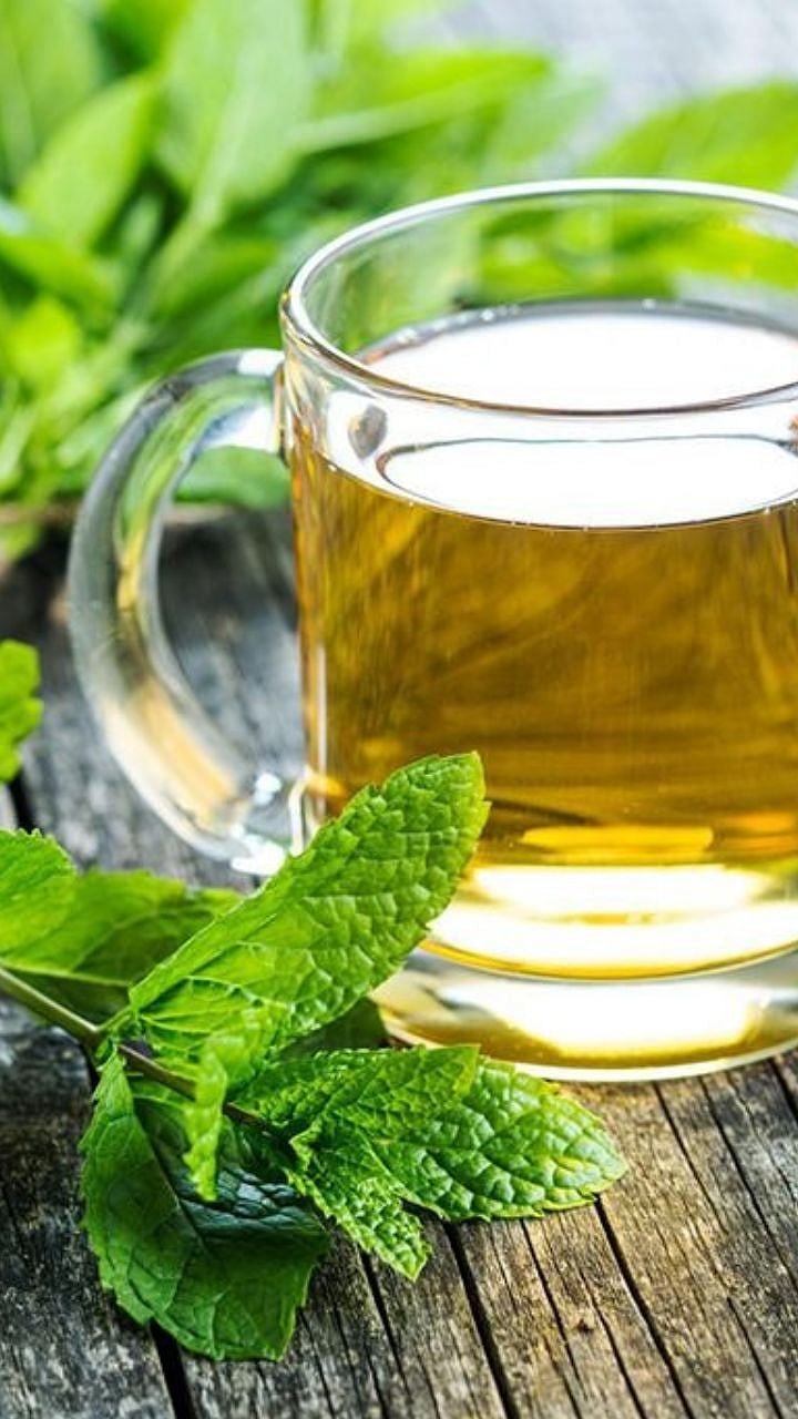 Tulsi Water : तुळशीचे पाणी पिण्याचे ८ आरोग्यदायी फायदे|8 Health ...