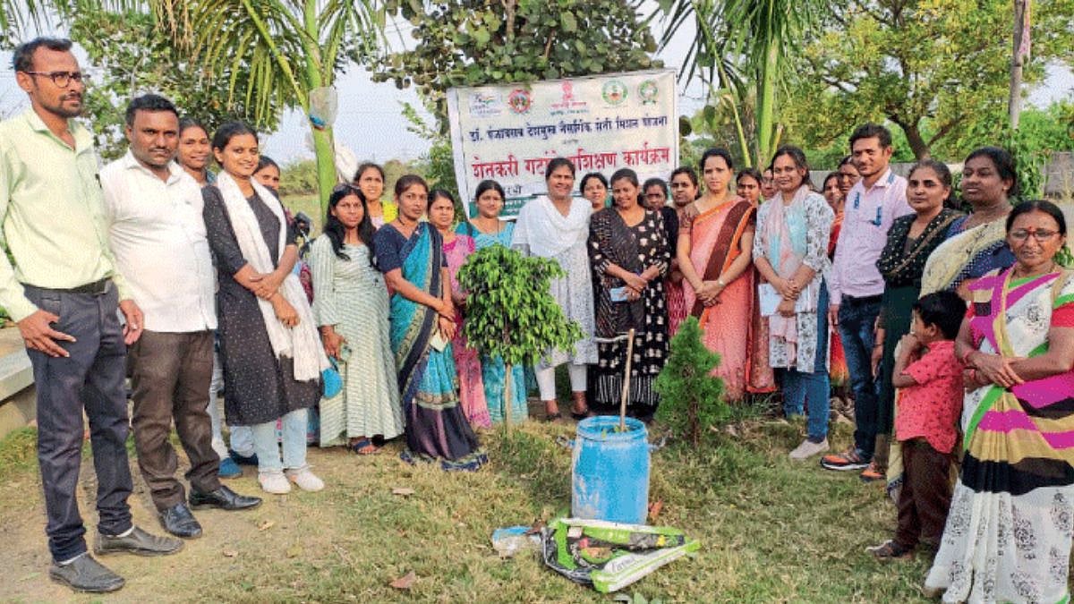 Bio-Input Production Techniques | शेतकऱ्यांनी जाणले जैविक निविष्ठा ...