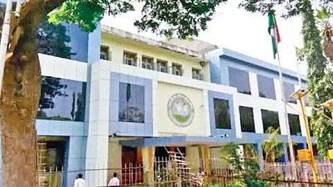 Solapur ZP । मुख्य कार्यकारी अधिकाऱ्यांकडून विविध विभागांचा आढावा ...