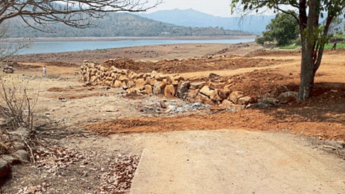 Bhatghar Dam : टंचाईमुळे भाटघर धरणातून पाण्याचा विसर्ग बंद|Water ...