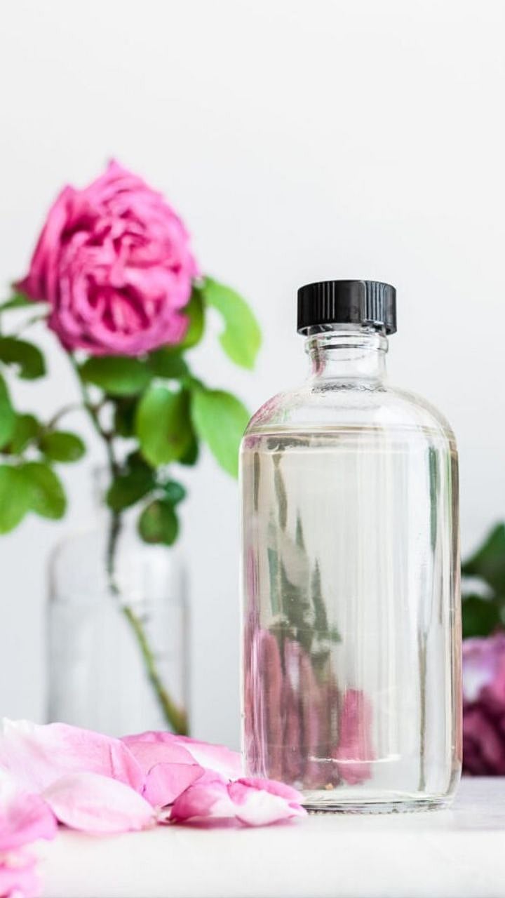 Rose water Benefits : गुलाबजलचे साईडइफेक्ट होतात का?|Rose water is ...