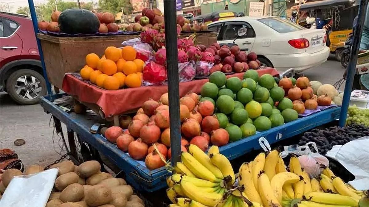 Vegetables Rate : भाजीपाला तेजीत तर फळभाज्या दरात घसरण, आठवडी बाजारात ...