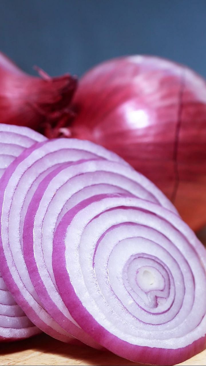 Winter Onion Storage : हिवाळ्याच्या दिवसात कांदा ताजा कसा ठेवायचा ...