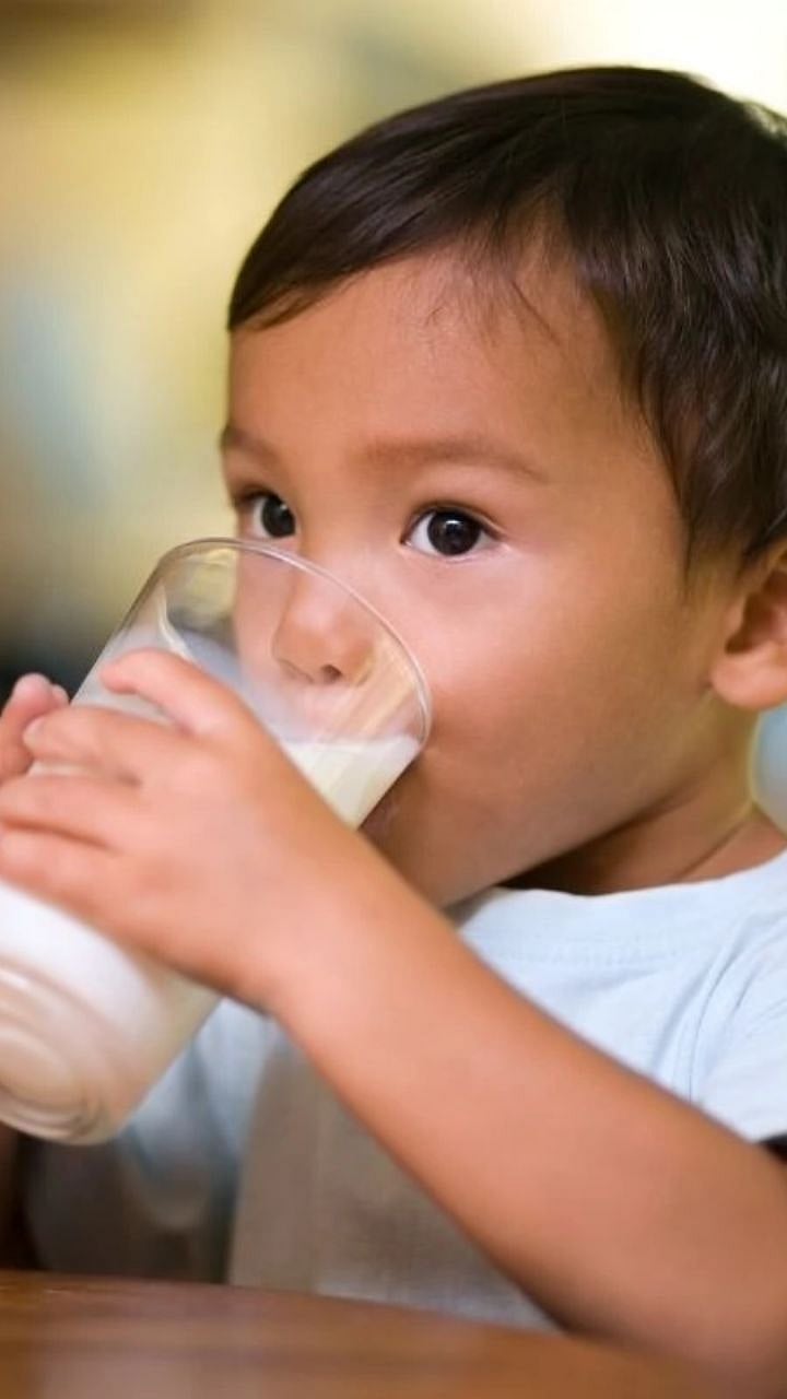 Milk Anemia : लहान मुलांना सतत दूध देताय थांबा, 'हे' आजार होतील|Milk ...