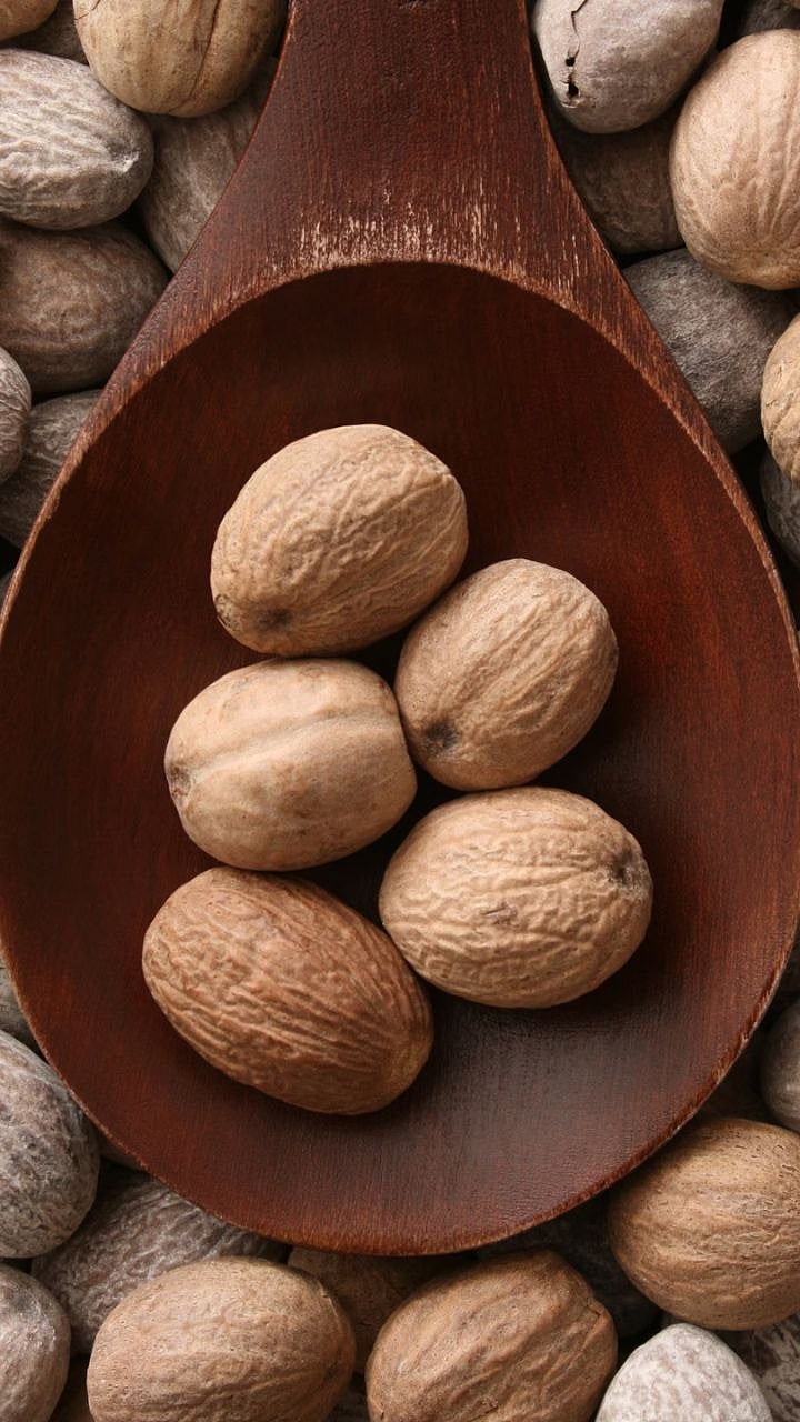Eating Nutmeg : चिमुटभर जायफळ करेल मुठभर आजार दूर, ५ गुणकारी फायदे ...