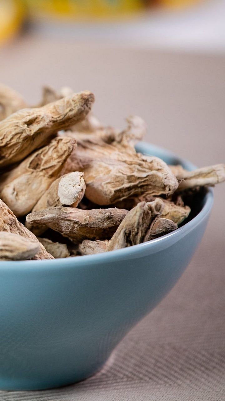 Eating Dry Ginger : अशक्तपणावर सुंठ रामबाण उपाय, होतील ५ फायदे|Health ...