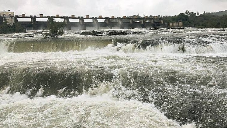 Pune Dam Water । पुणे जिल्ह्यातील २० धरणांतून विसर्ग सुरू । Water ...