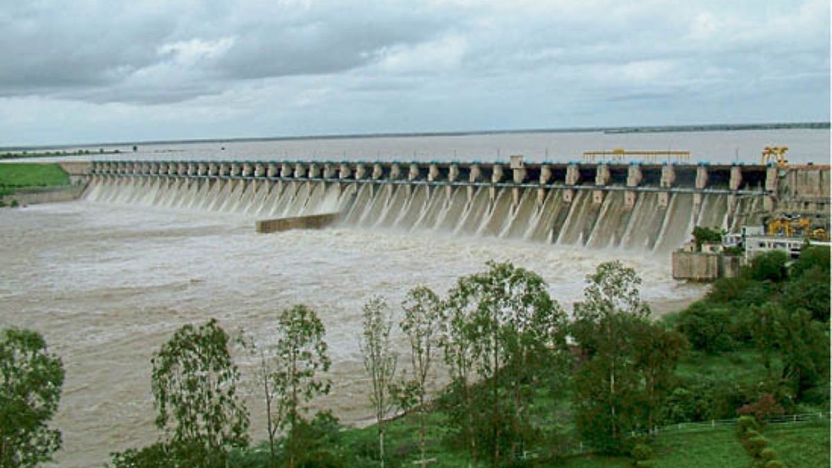 Ujani Dam । उजनी धरणातून भीमा नदीत सोडलेला विसर्ग घटला । The discharge ...
